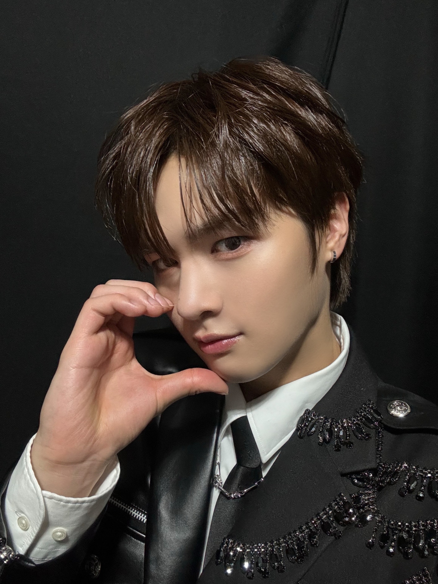 Lun8 Community Post 민족의 명절 설날 설 연휴 따뜻하게 보내시구 올 한해 늘 행복한 일만 가득하길 바랄게요
