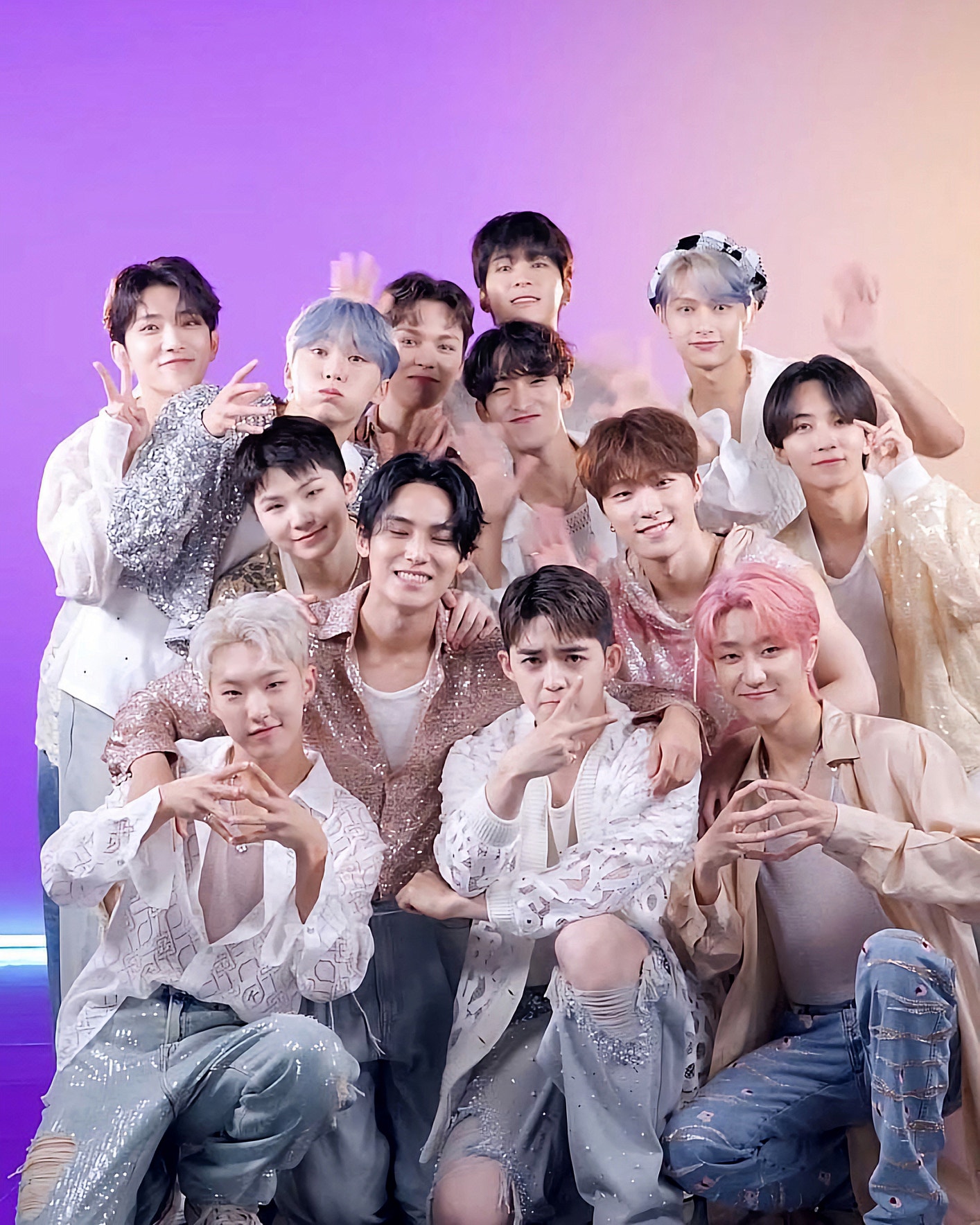 SEVENTEEN Community Post - Carat day 🥳🩵🩷 Feliz aniversário Carats 🎊🩵 # ...