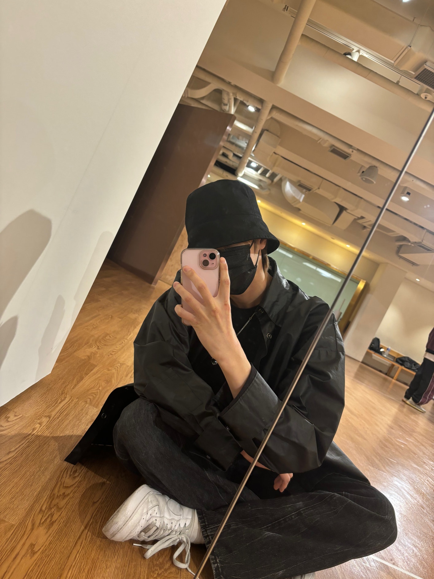 Lun8 커뮤니티 포스트 메인래퍼 쟁탈전을 저를 빼고 한다구요😐 지은호