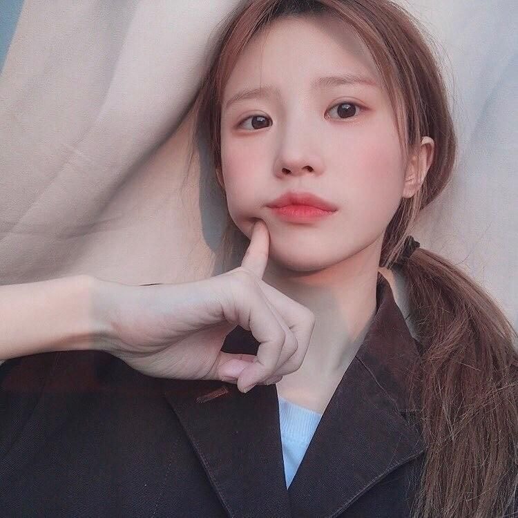 Fromis 9 Community Post