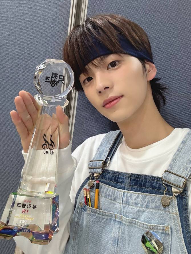 Tws Community Posts 안녕하세요 여러분 신유 입니다☺️ 가장 먼저 팬 분들 너무 감사드려요 그리고 저희 투어