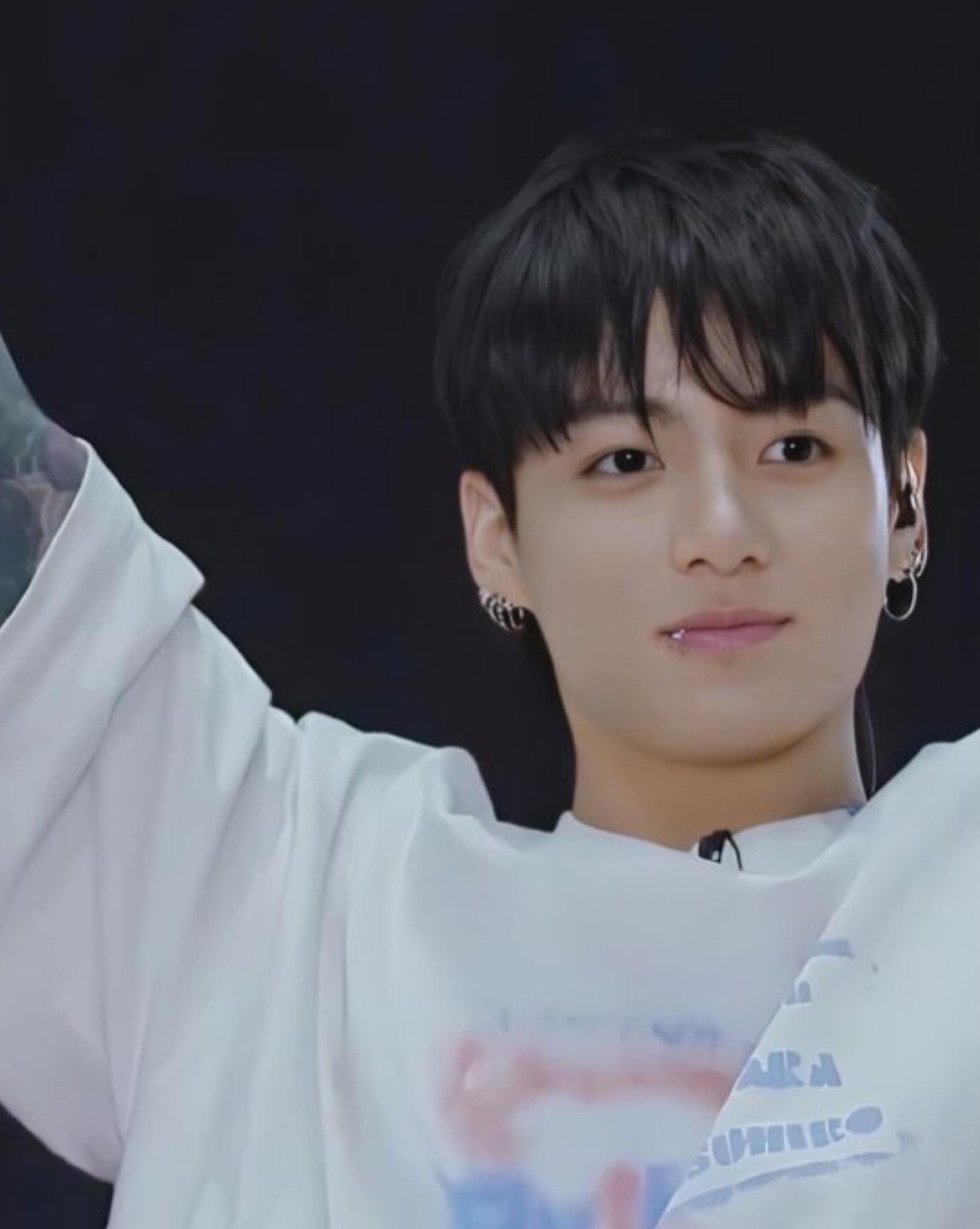 Bts Community Posts D 77 정국아~~~ 월요일이라 너무 힘들지만 황금이 생각하며 힘내볼려궁~😊 도장 꾹