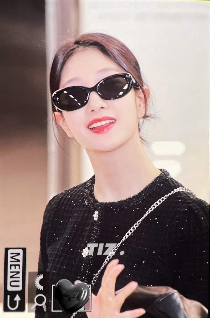 Fromis9 Community Posts Toseoyeon 셔니 선글라스 여기서 지선이가 쓴거아니야 ㅋㅋ