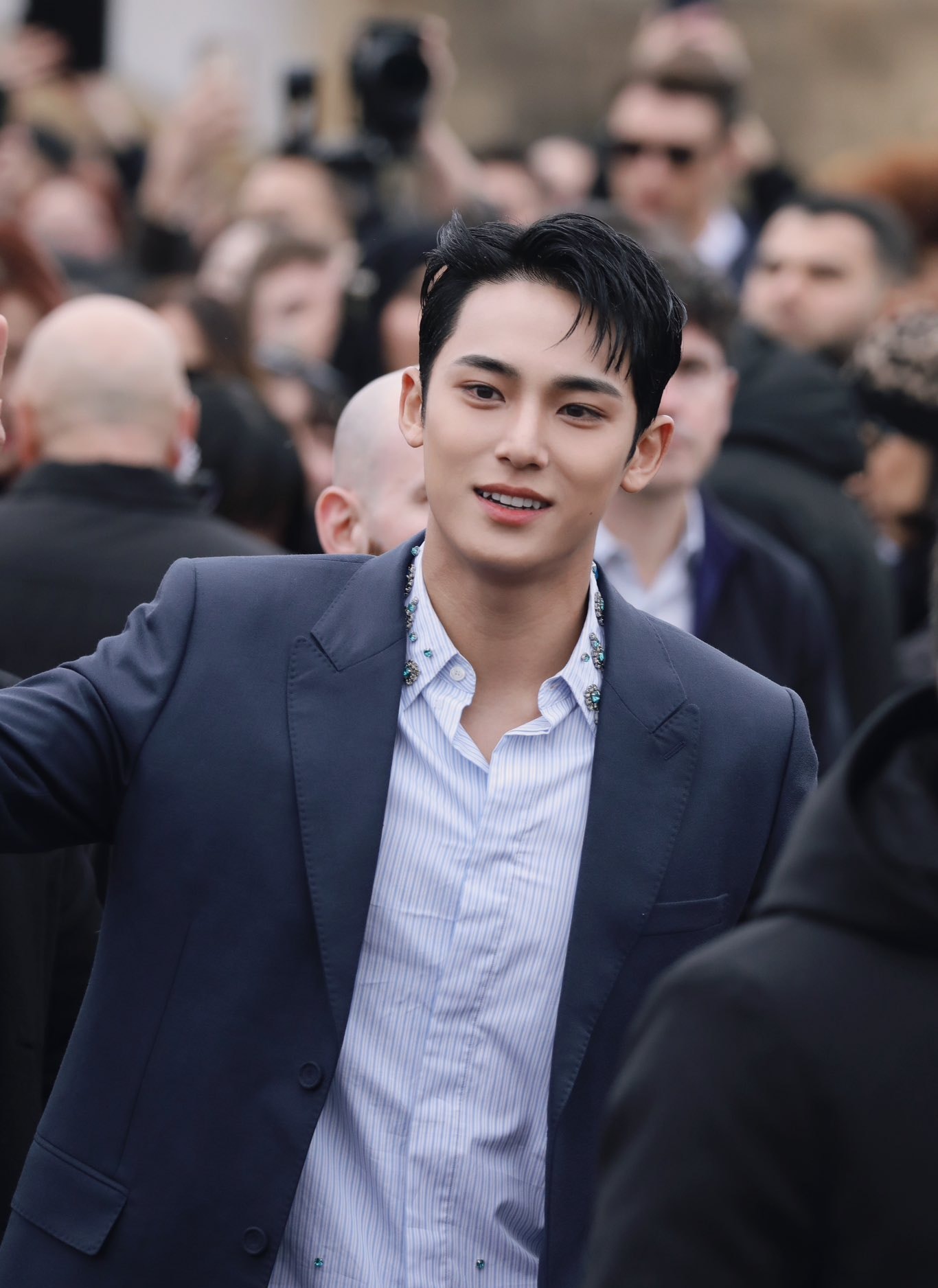 SEVENTEEN Community Post - he is so handsome🩵🩵🩵🥰🥰🥰🩵🥰🩵🥰🩵