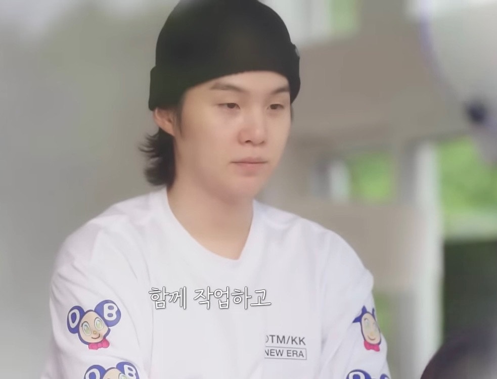 BTS Community Post - 사람 So Far Away を聴いて昔のユンギと一緒に泣いて 사람 Pt.2 SDL この2曲で ...