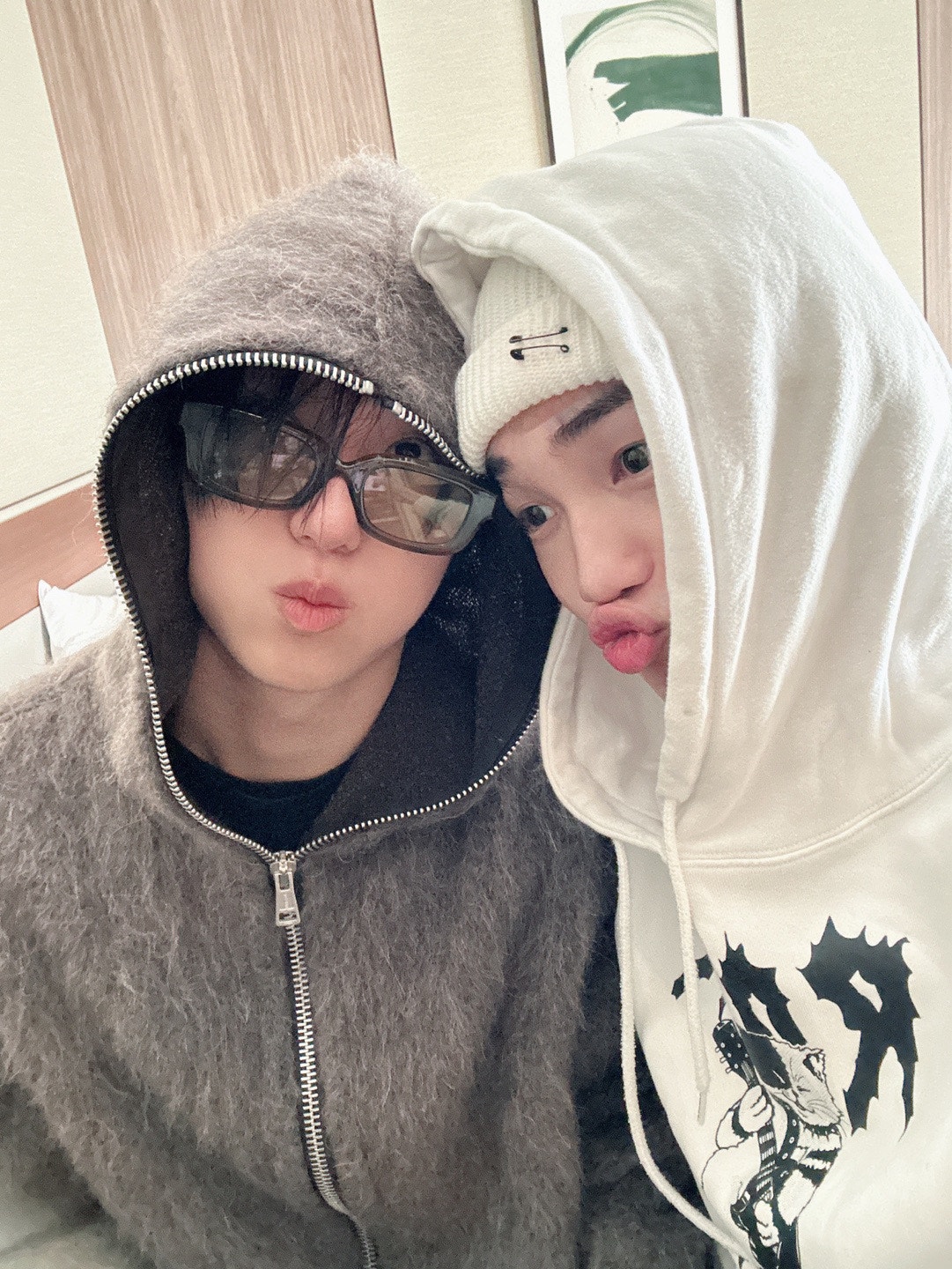 Atbo Community Post 우리 리다~~ 생일 축하한데이😘 오늘 맛난 거 많이 많이 먹자 내 아기 여우🦊