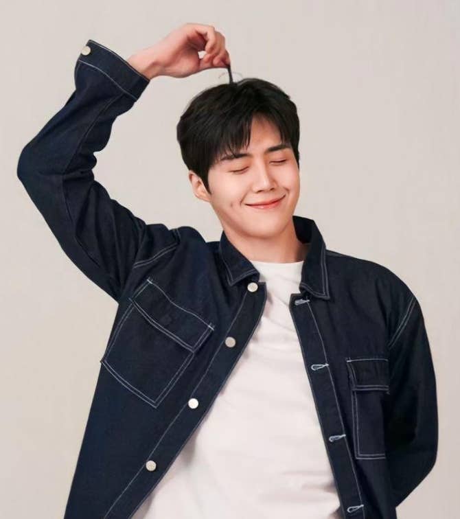 KIM SEON HO Community Post - Good morning! Actor, you said at PDC the ...