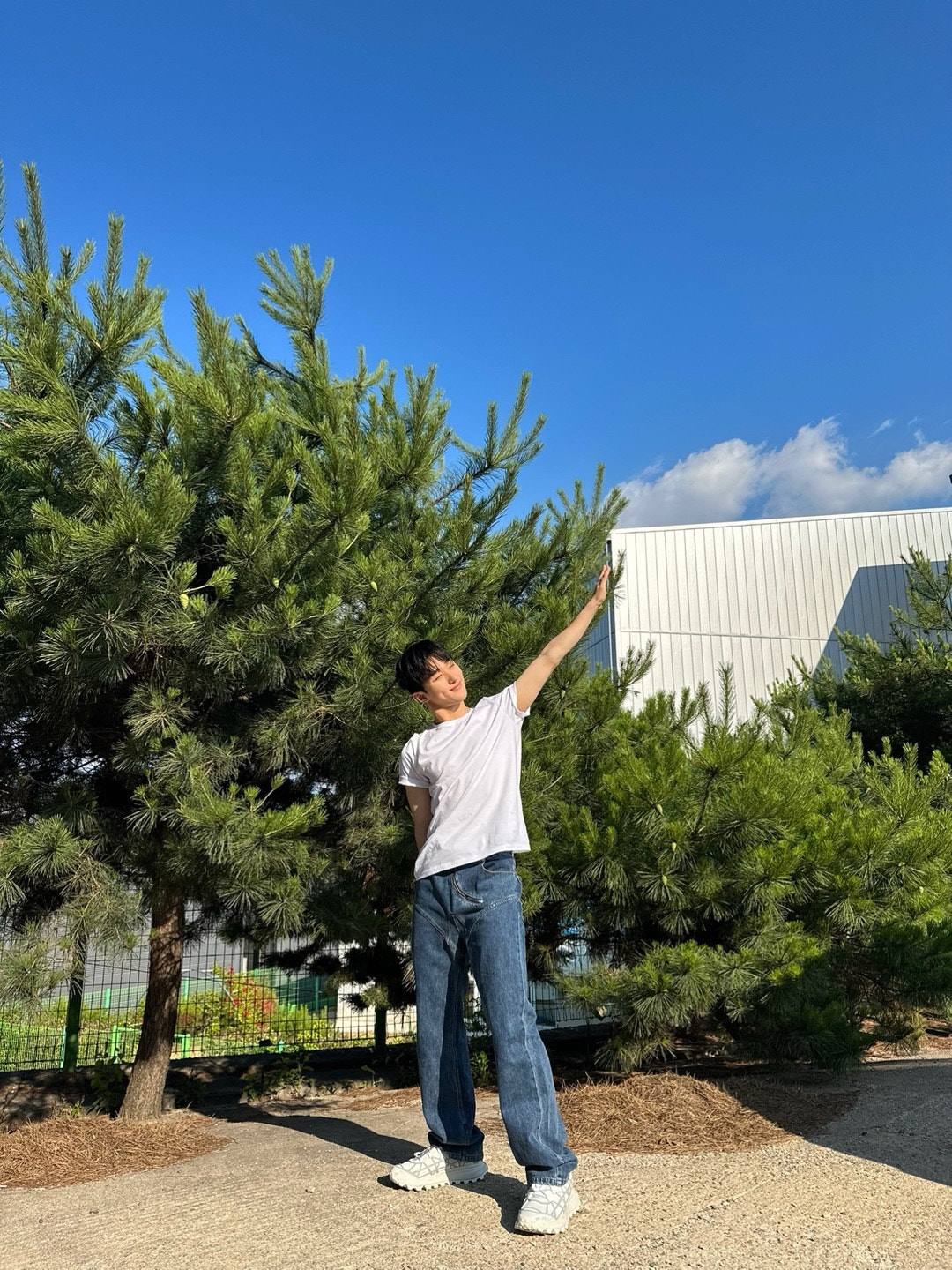 Atbo Community Posts 영혼의 룸메 준석아 생일 축하해~~ 오늘만큼은 세상에서 가장 행복하게 지냈으면