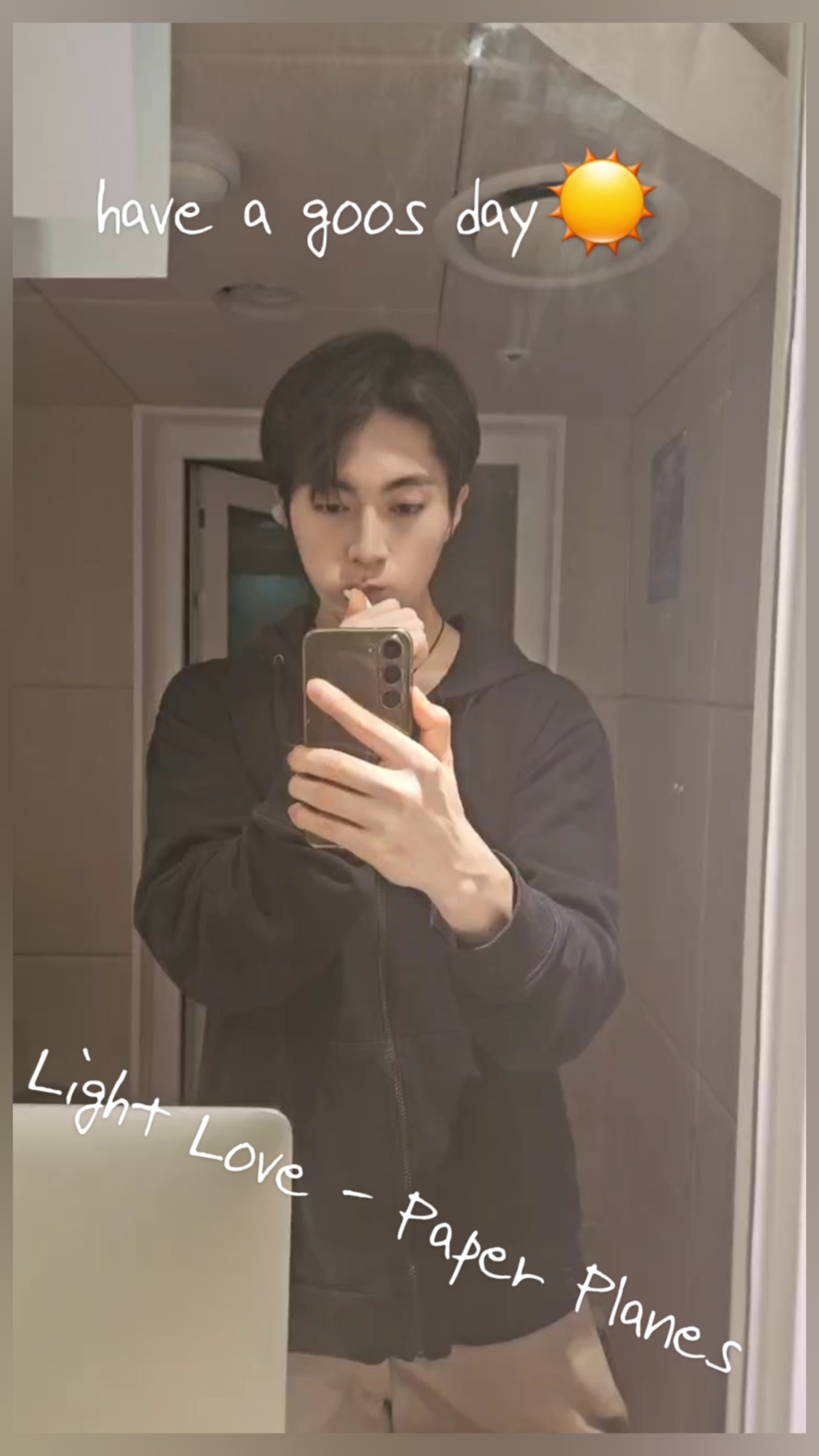 JUST B Community Moment - have a goos day☀ Light Love - Paper Planes