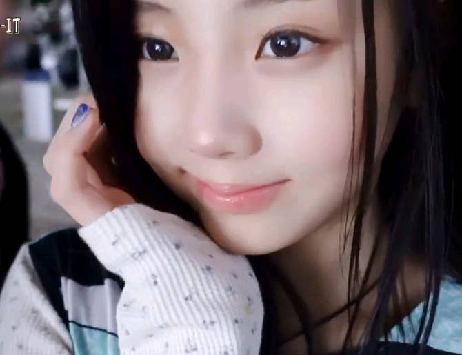 ILLIT Community Post - Lights, camera, action! 📸