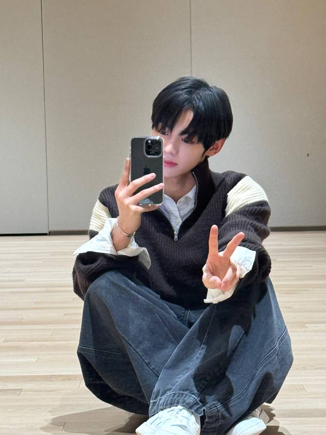 Tws Community Posts 다들 밥 드셨어요 제가 지금 식사 중이라 식사하셨는지 물어보고 싶어요요즘은 요구르트에