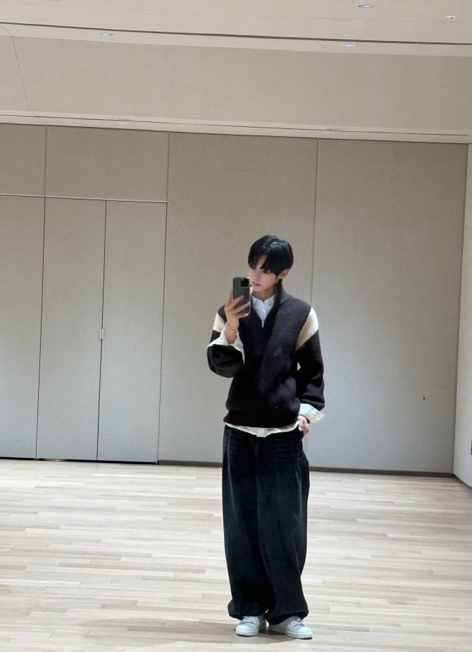 Tws Community Posts 다들 밥 드셨어요 제가 지금 식사 중이라 식사하셨는지 물어보고 싶어요요즘은 요구르트에