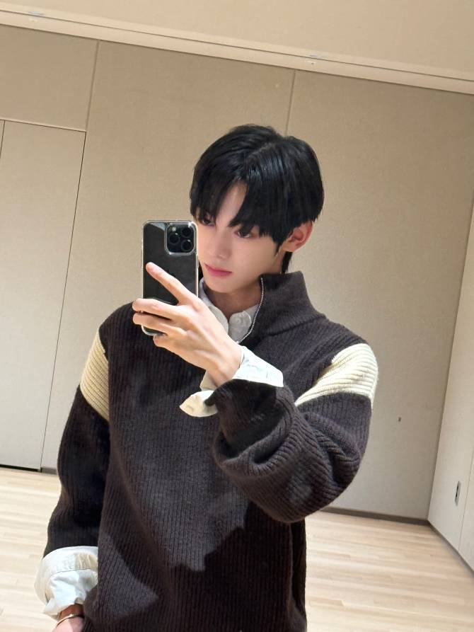 Tws Community Posts 다들 밥 드셨어요 제가 지금 식사 중이라 식사하셨는지 물어보고 싶어요요즘은 요구르트에
