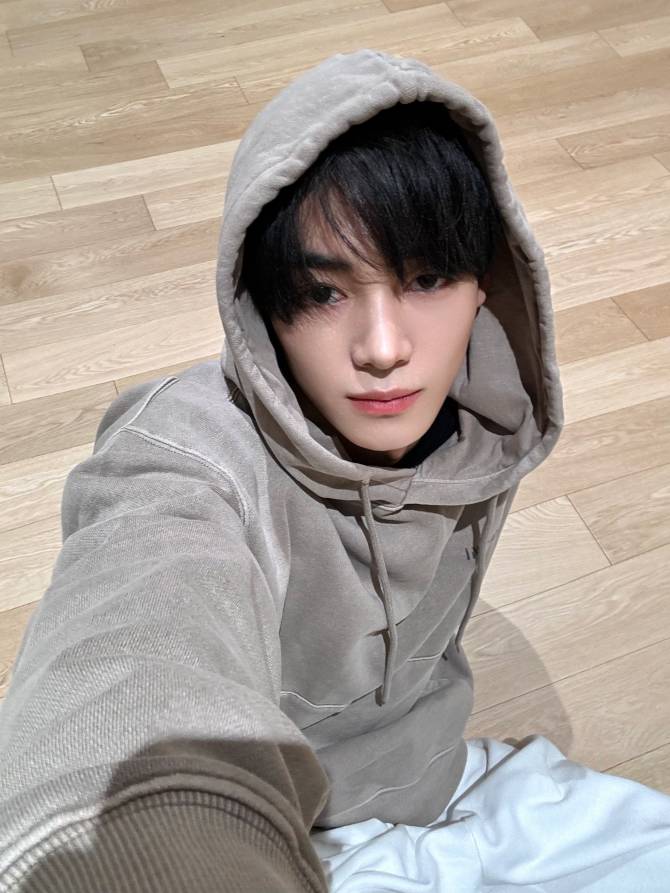 Tws Community Post 여러분 뭐하3 도훈이형한테 배운 말투에여 大家在干嘛??从道勋哥那里学到的语气啊
