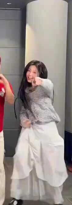Illit Community Post 우리 원희 공주님왤케 신낫어 아주 아기강아지 말랑콩떡이가 붕방붕방거리네 원희
