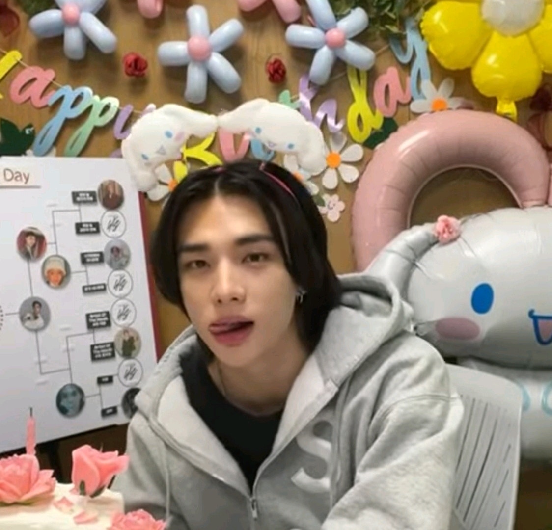 Weverse Zone Community Posts - OMG YES ZADDY KILL ME RIGHT KNOW AND DO ...