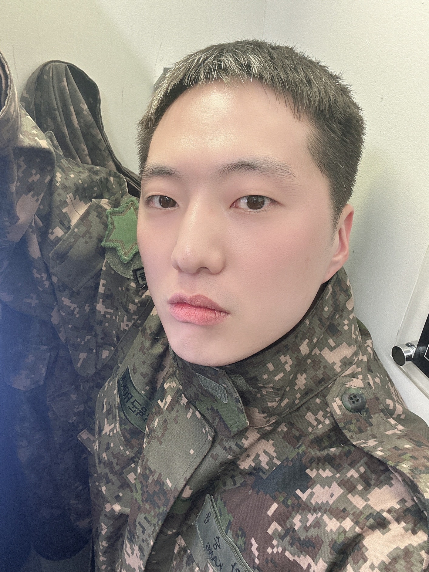 WINNER Community Post - 전역 후 펼쳐질 우리의 새로운 페이지를 고대합니댜💙 - YOON