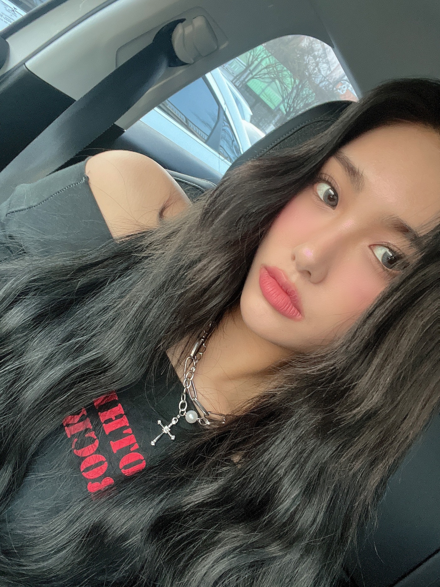 EVERGLOW Community Post - 히히💕 - AISHA