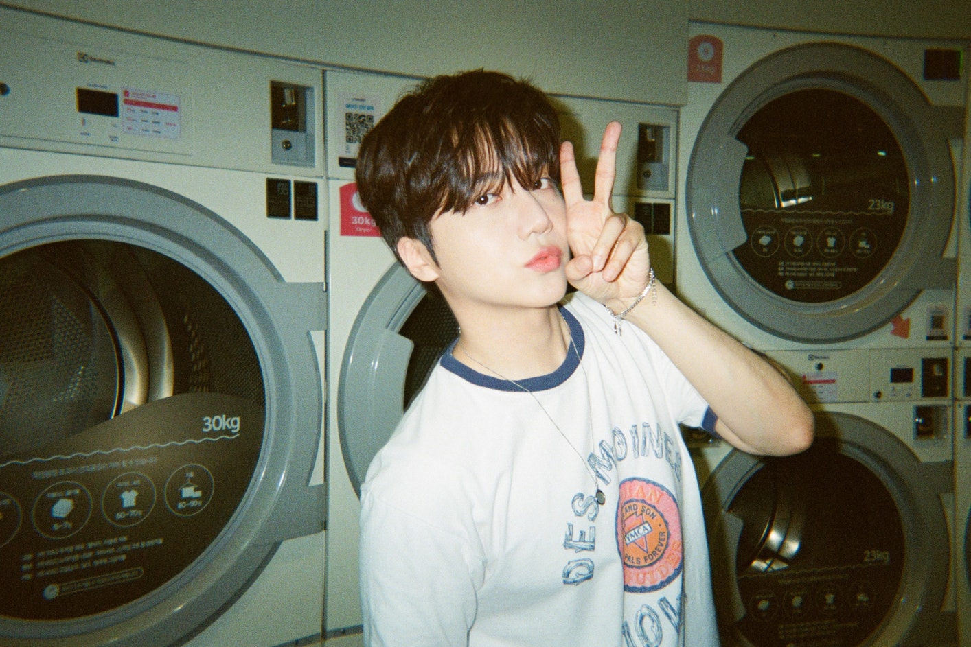 Imagen de PENTAGON de Weverse - 진호 JINHO 1st Mini Album [CHO:RD] MV 필름 비하인드