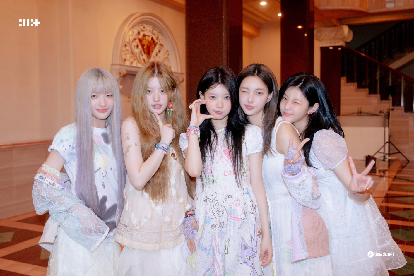 Illit Community Post 저는 이런 자연 테마를 너무 좋아해요🍃 너무 예뻐요🌷 그래서 새로 고침⭐