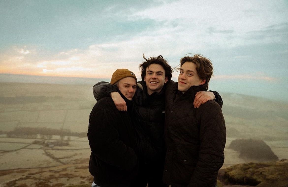 Imagen de New Hope Club de Weverse - Wow… we are 9 years old 🥲 P.S ...