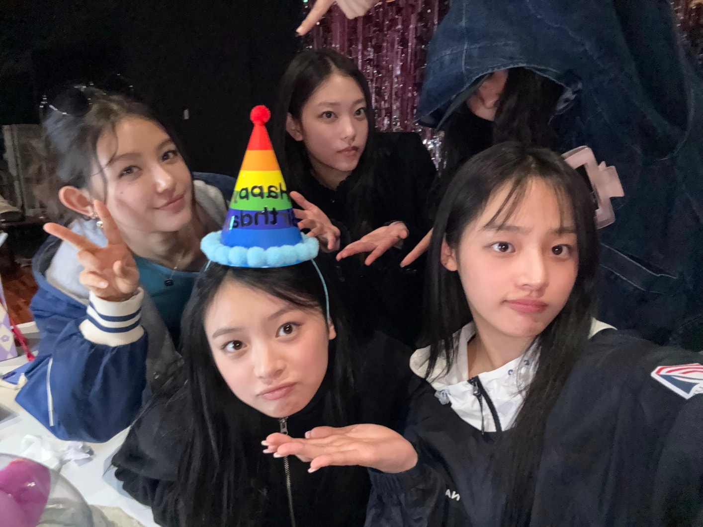 Weverse NewJeans Image - HAPPY HANNI DAY 🎂