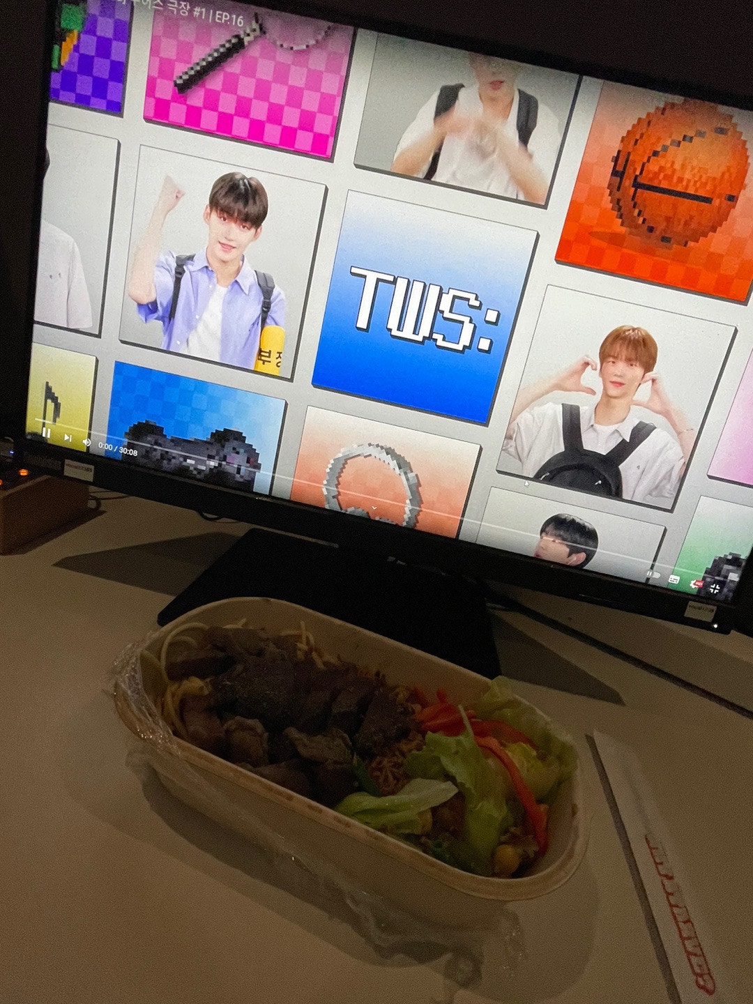 TWS Community Posts - 투어스클럽과 함께하는 샐러드~ - KYUNGMIN