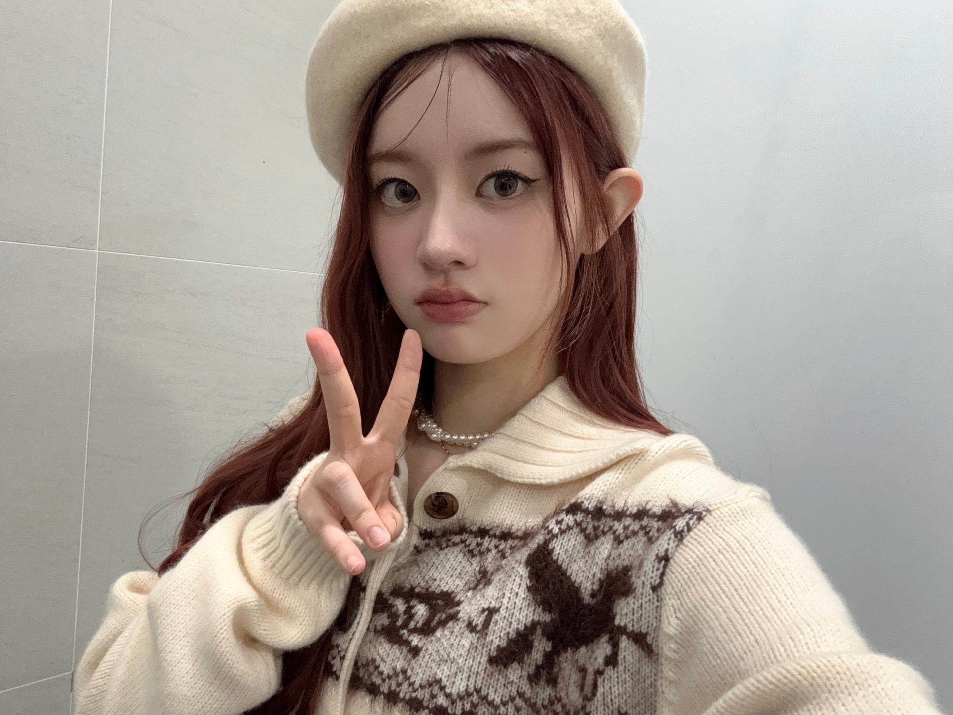 Illit Community Posts 토끼
