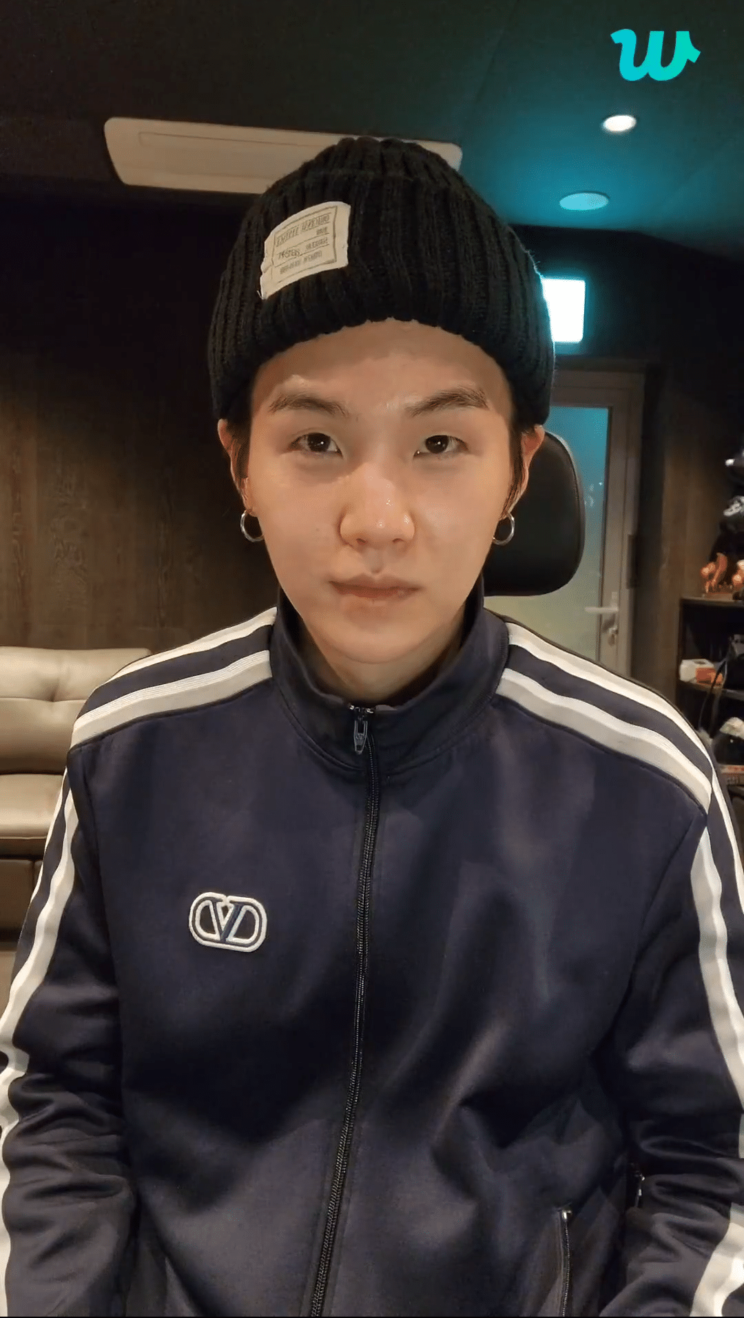 BTS Community Post - Yoonki time 今日はアニメの日 「推しは三井」 (*´艸`*) イヒヒ 私も同じく ユンギ ...