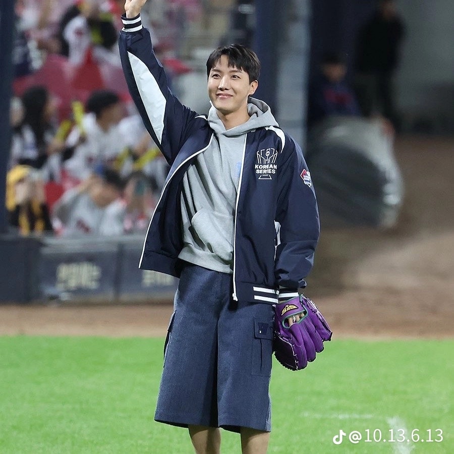 BTS Community Post - Our J-Hobe is our hope🫶🫶🫶So cute💜💜💜💜💜💜💜🔥🔥