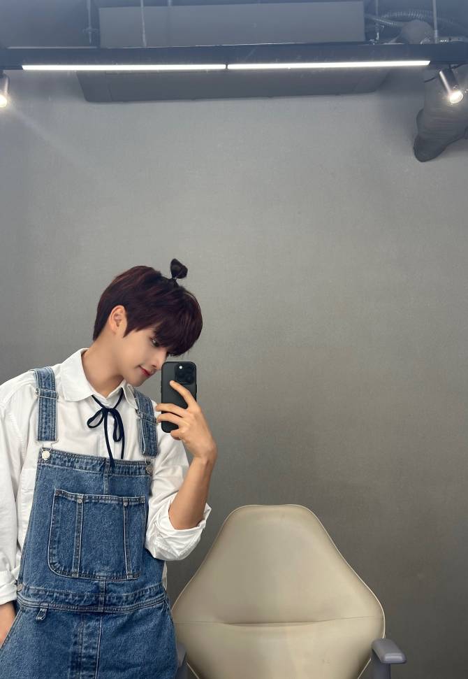 Nowadays Community Post 머리에 데이앤을 향한 나의 마음이 들어이쏘 ️ 귀엽나요 히히하ㅏㅎ하 ️ ️