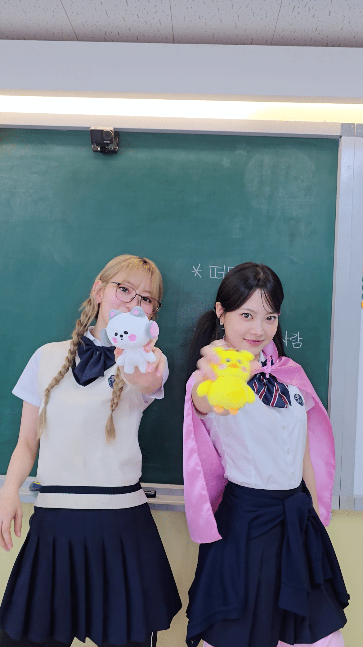 Weverse LE SSERAFIM Media - SAKKUKKU and HONGPPIPPI