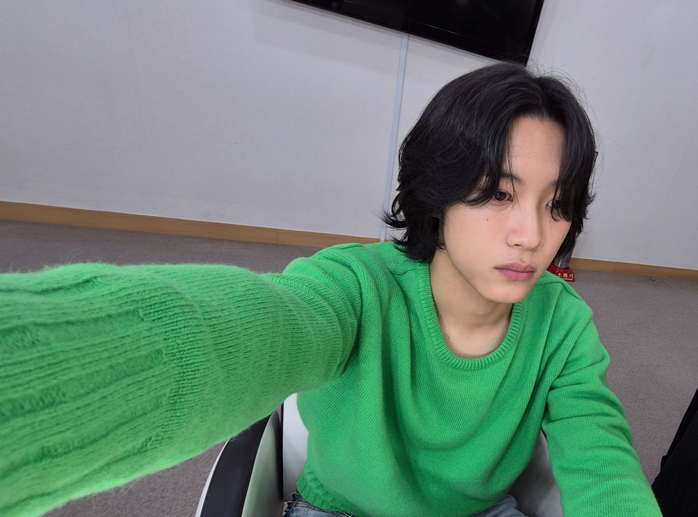 Dragon Pony Community Post - 크로마키륙 - Pyun Sung Hyun