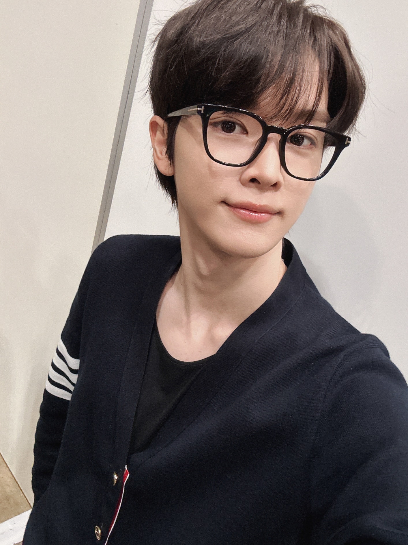 RIIZE Community Post - 👓👓 - SUNGCHAN