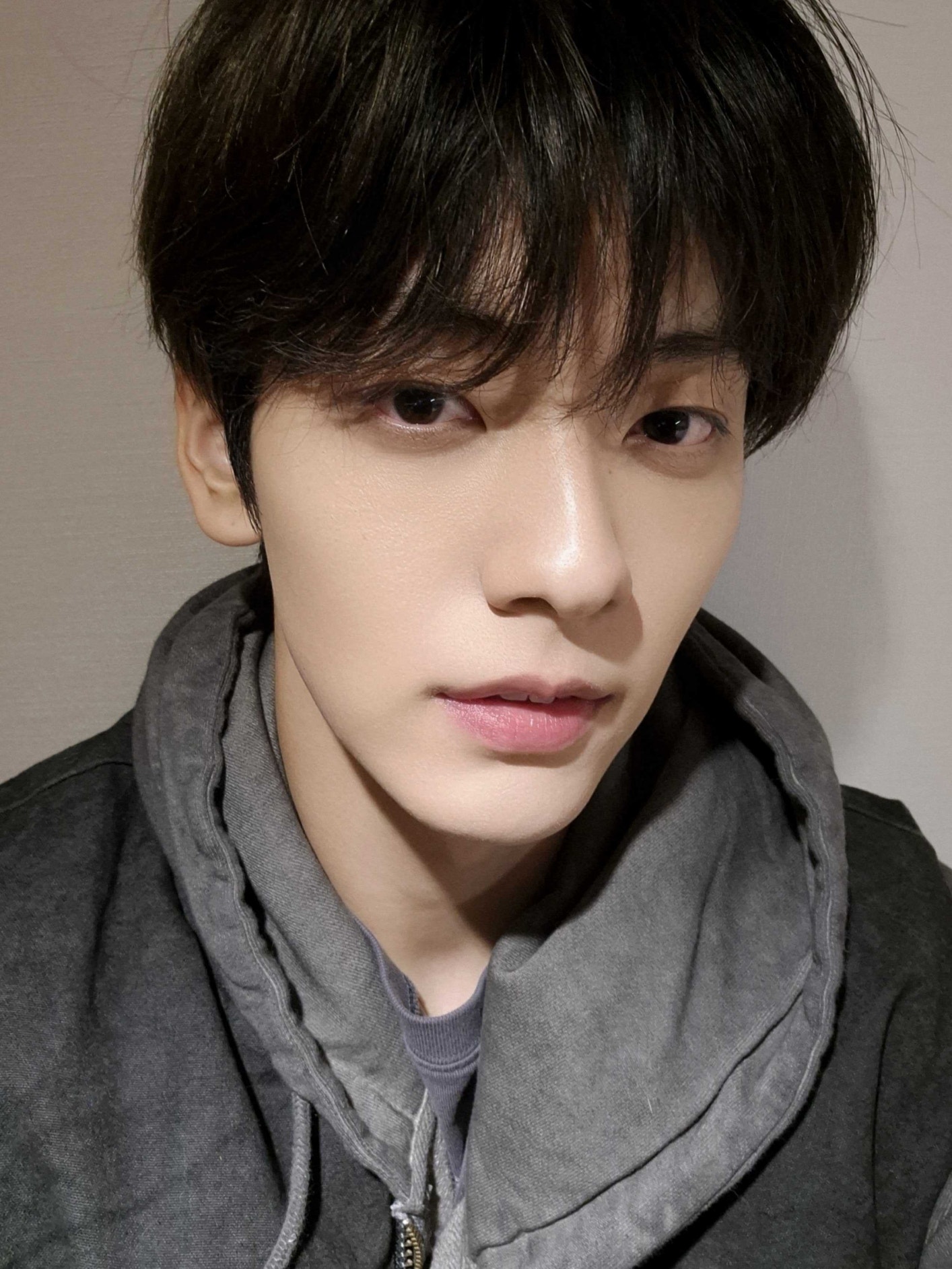 TOMORROW X TOGETHER Community Post - 첫 방 끝~ - SOOBIN