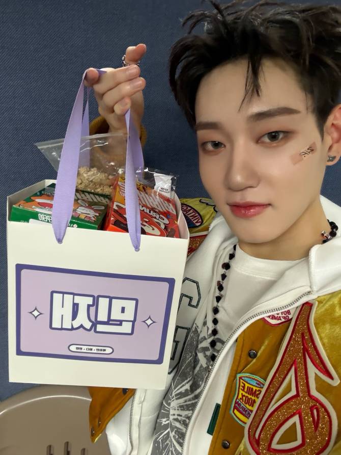Dxmon Community Post 퇴근 오늘 진짜 고마워요💜 막방까지도 진짜 감동 사랑해요💜 히히🐶 Minjae