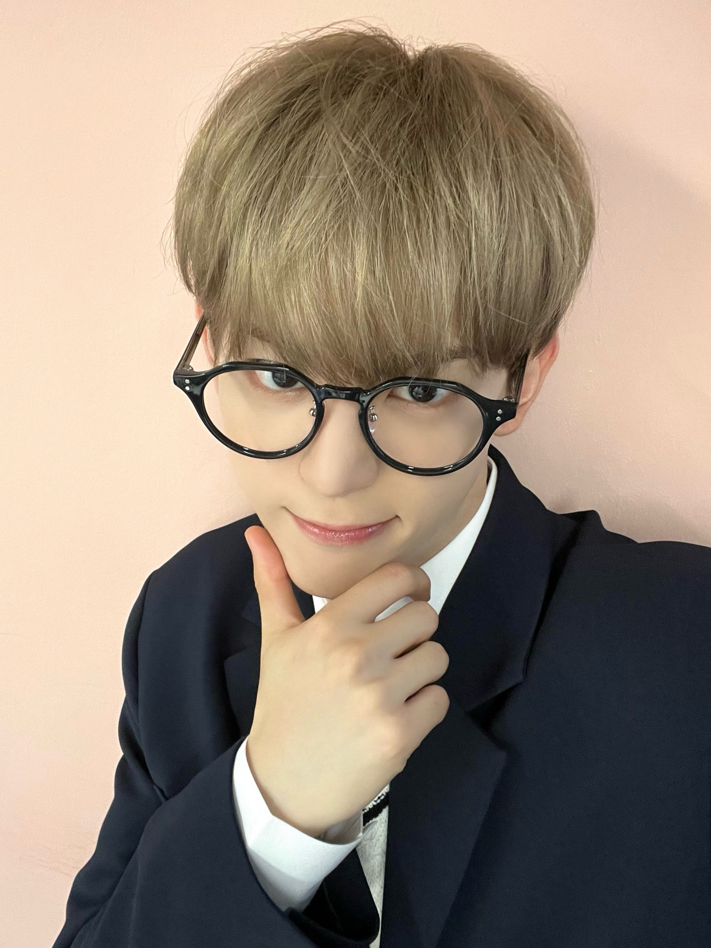 Nowadays Community Post 수험생 여러분 오늘 고생했어요오 좋은 결과 있을 거예요 😎😎 Hyeonbin
