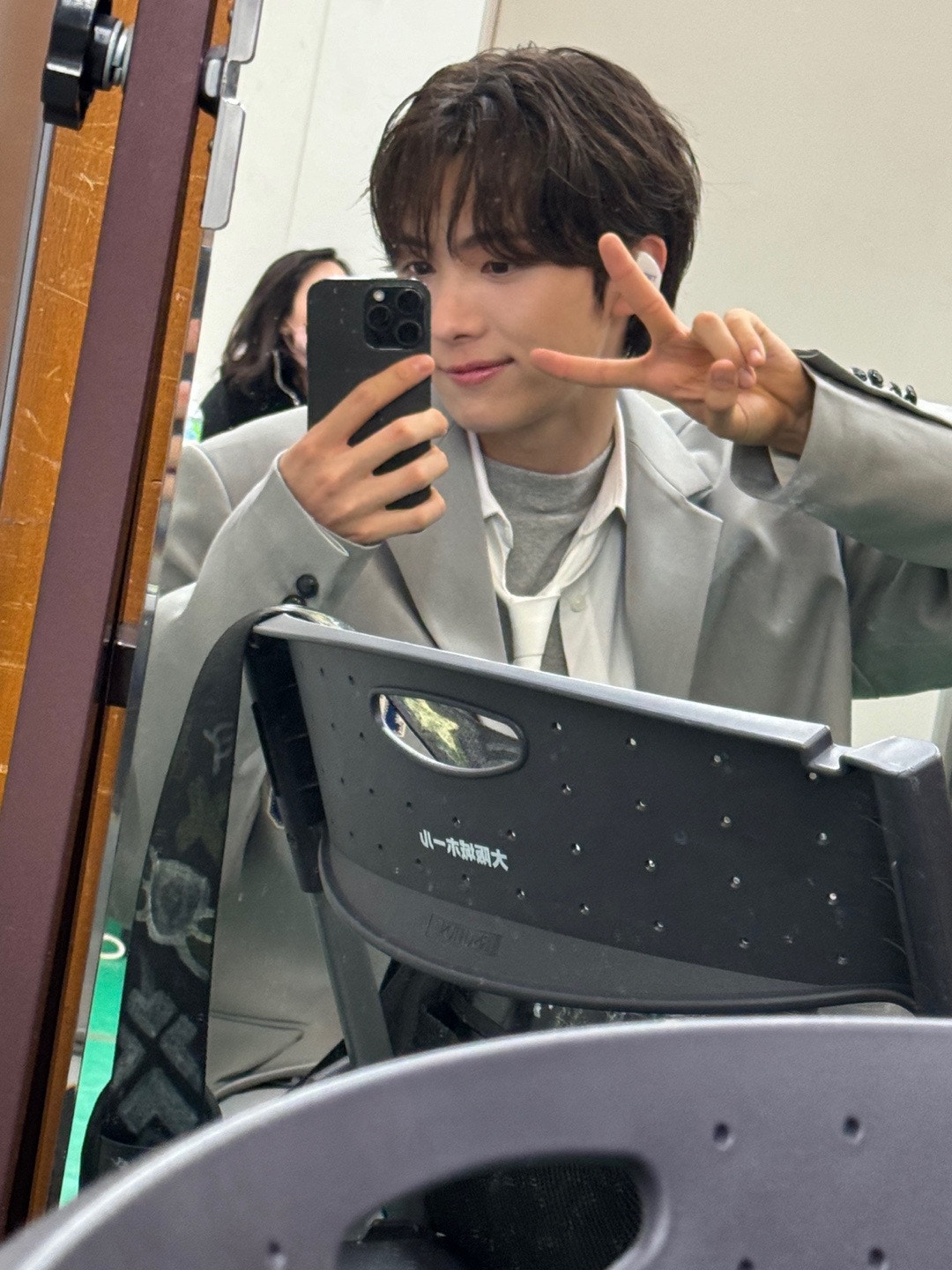 Post De La Comunidad Tws 어제 최상급으로 귀여웠던 베스트히트가요제와 쁘이거울샷😚😚 Youngjae