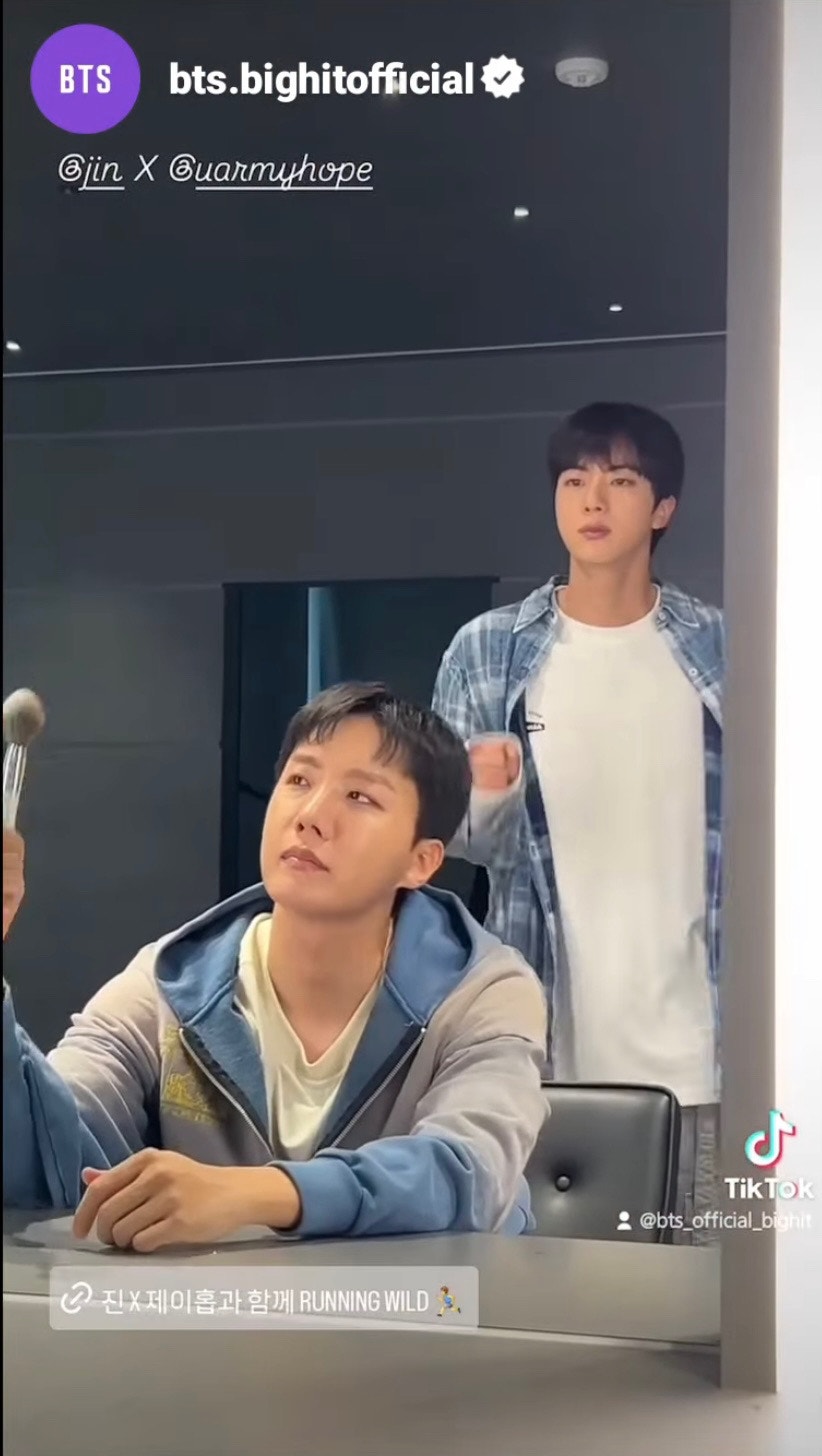 BTS Community Post - #to_jin 🌟 #dear_jin_from_army jin元兵長ごきげんよう〜 Liveけっこう〜 かたい設定だったのねぇ〰︎〰︎〰︎〰︎〰︎ ...