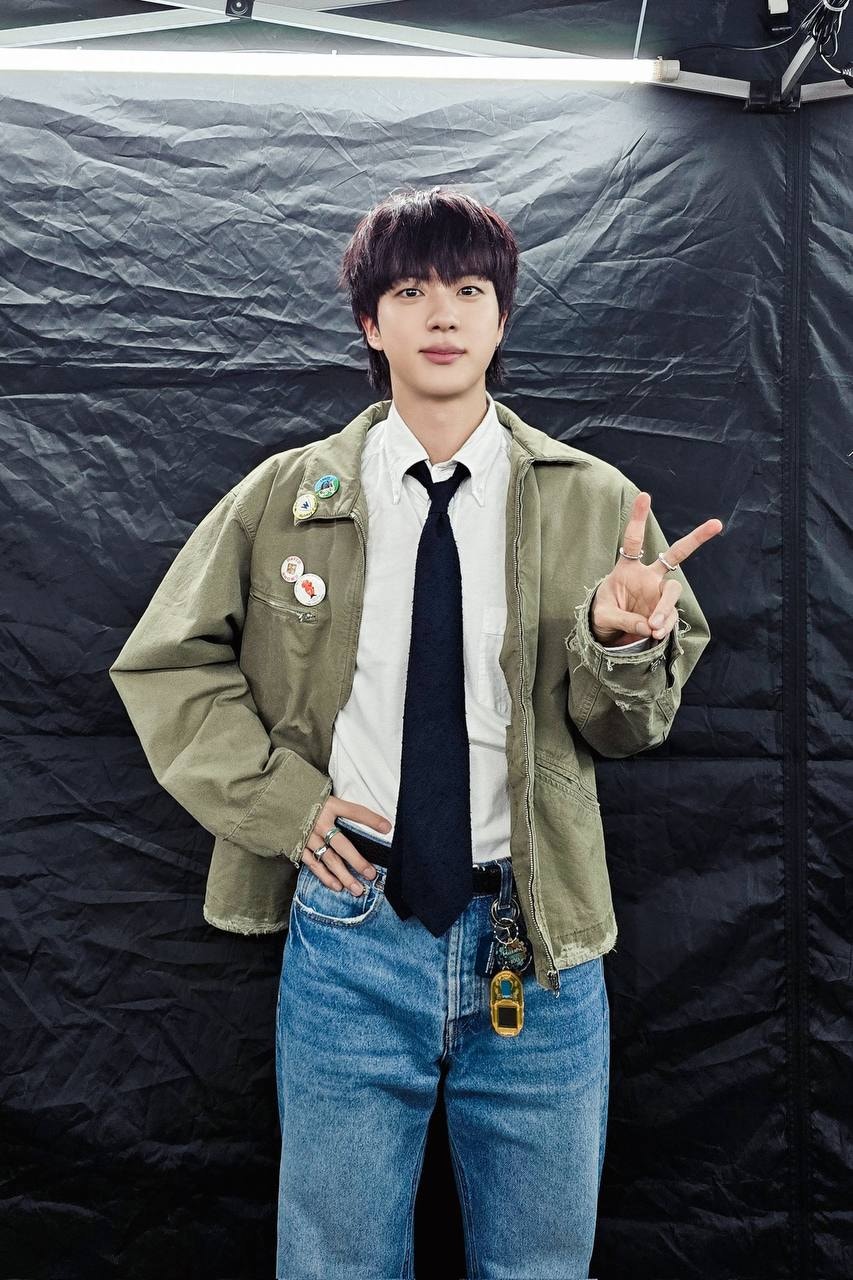 BTS Community Post - Jin espero que siempre estes feliz y lleno de ...