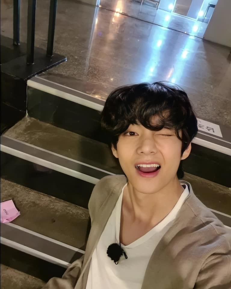 bts-community-post-d-204