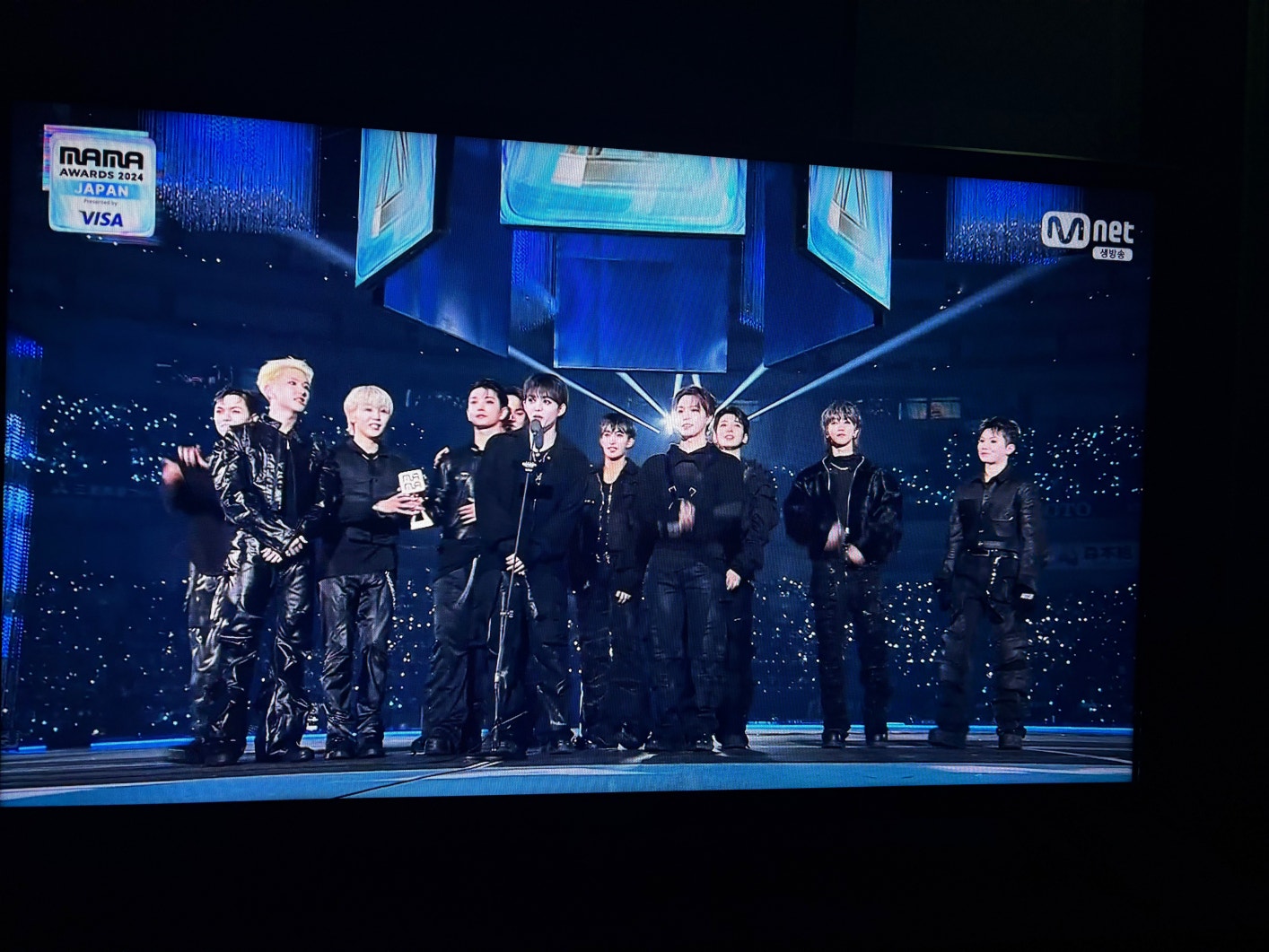 Seventeen Community Post 울 세봉이들 올해도 대상 너무 축하해ㅠㅠ 세븐틴이 내 삶에 있어서 너무 큰