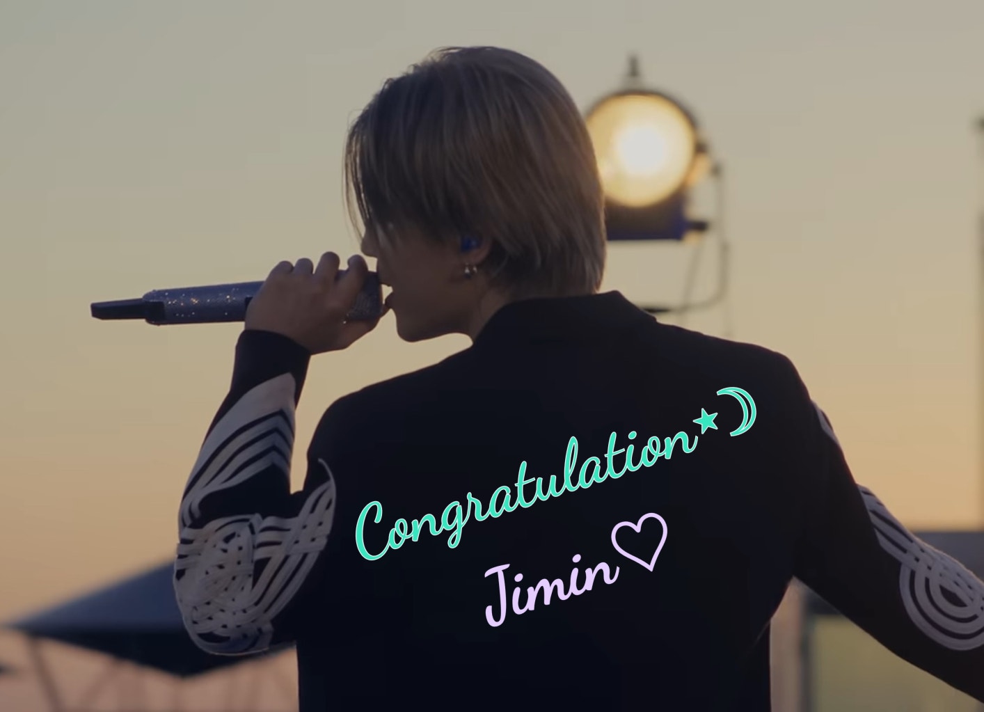 BTS Community Post - ジミンちゃん⋆☽ 本当におめでとうございます🎉 素敵な音楽をたくさんありがとう♡ #to_jimin #dear_jimin_from_army 📷 ...