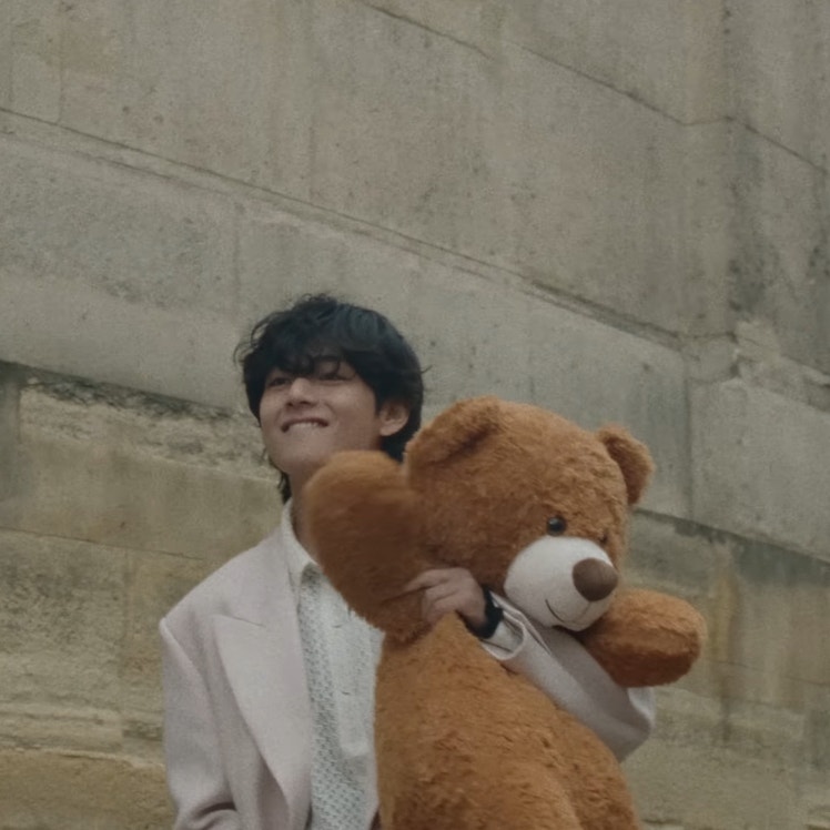 BTS Community Post - テテ〜💜おはよ💕 ティザー2観たよ💜 テテしゃん〜〜〜🧸💜 もうTeaser1を観た後なので…大人感なの来てもと… ある意味… はい、覚悟してました😆 ...