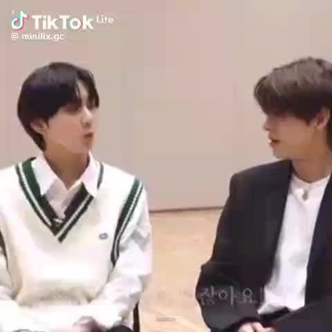 ENHYPEN Community Post - eu no meu dia menos jungwon ( eu todo dia sendo assim). acho que o 50 ...