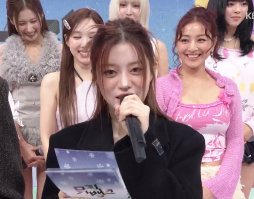 Illit Community Post 민주~ 트와이스 선배님과 만날 수 있어서 어땠어요 인터뷰 긴장했어요