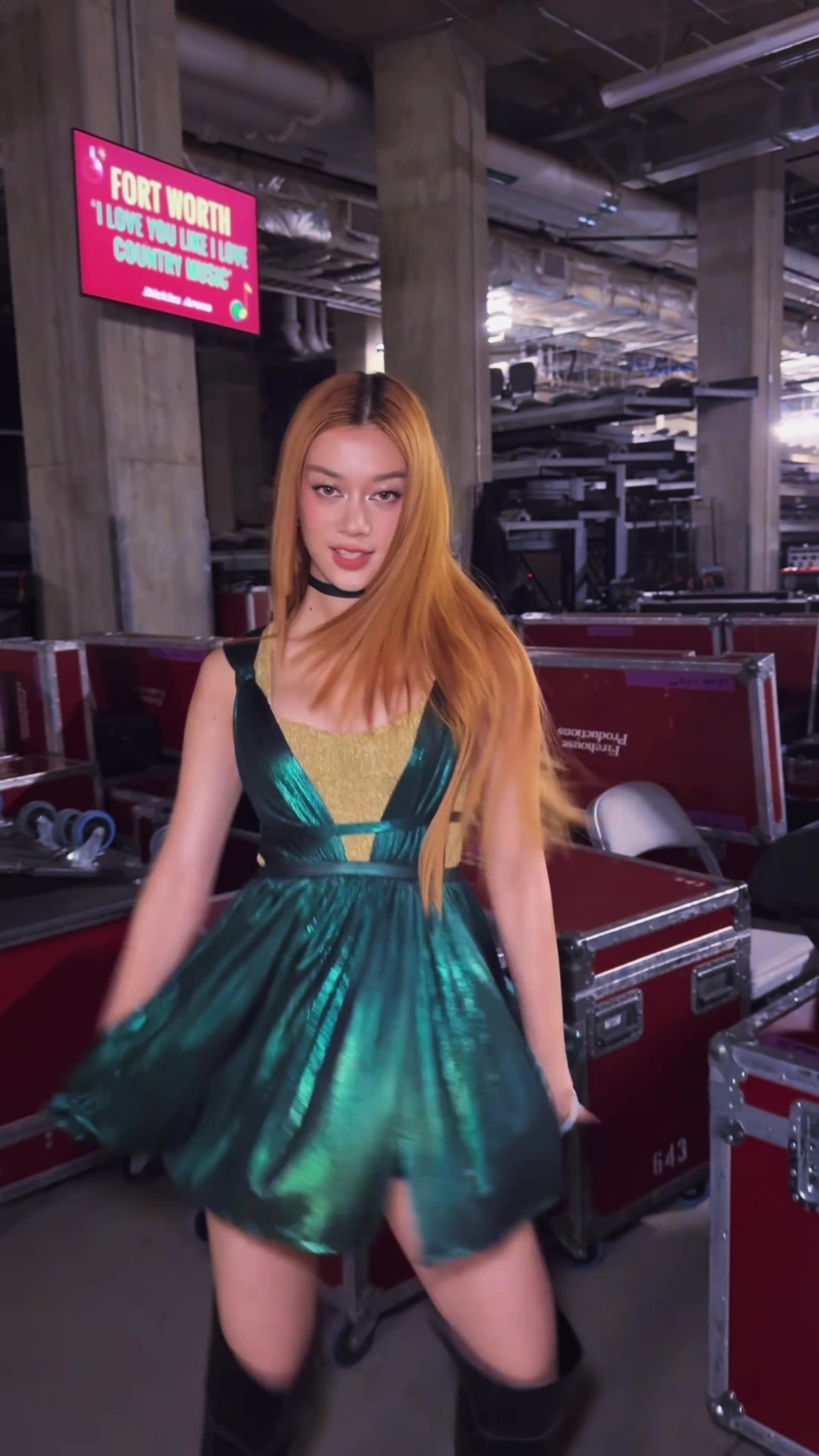 Weverse KATSEYE Media - when we feel a slight breeze in the air 🌨️🎄