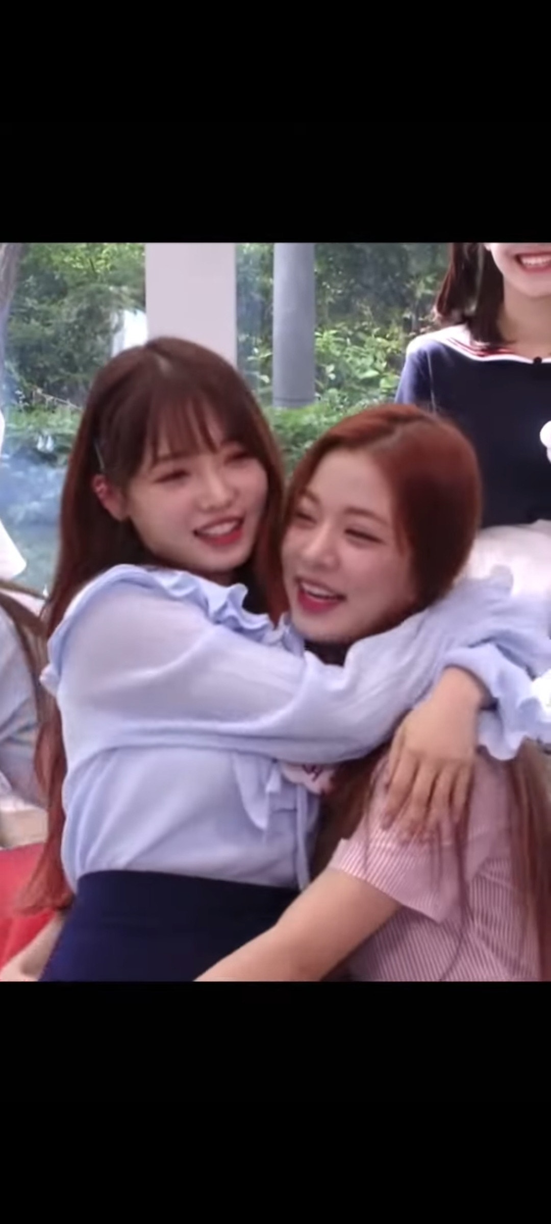 Fromis 9 Community Post