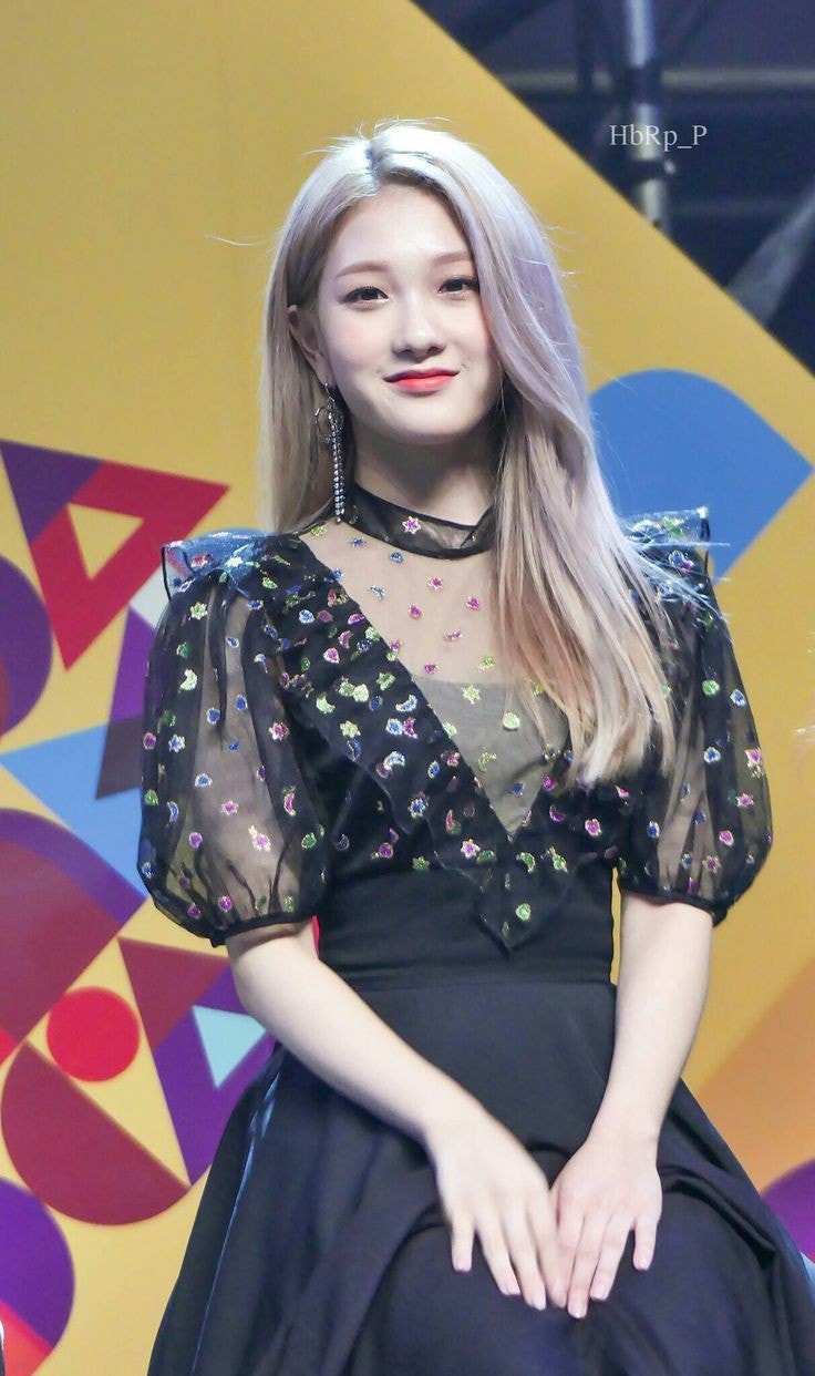 fromis_9 Community Post - 프롬나잇💕💕