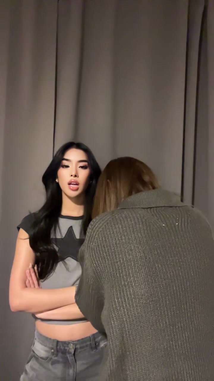 Weverse KATSEYE Media - yoonchae said we need to run it back one more time 👑🙅🏻‍♀️